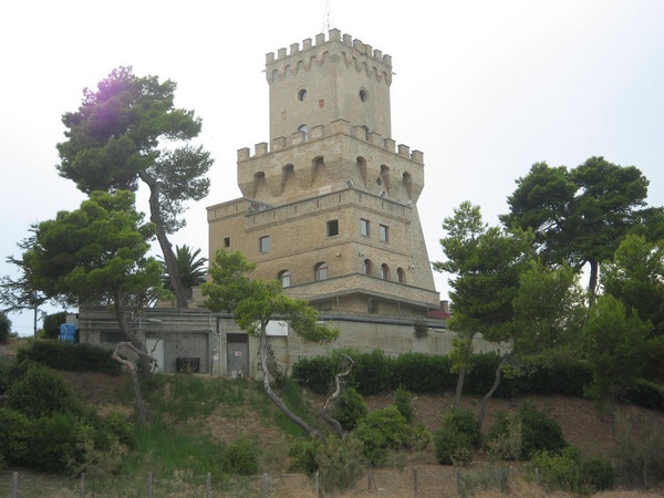 TORRE DI CERRANO | I Luoghi del Cuore - FAI