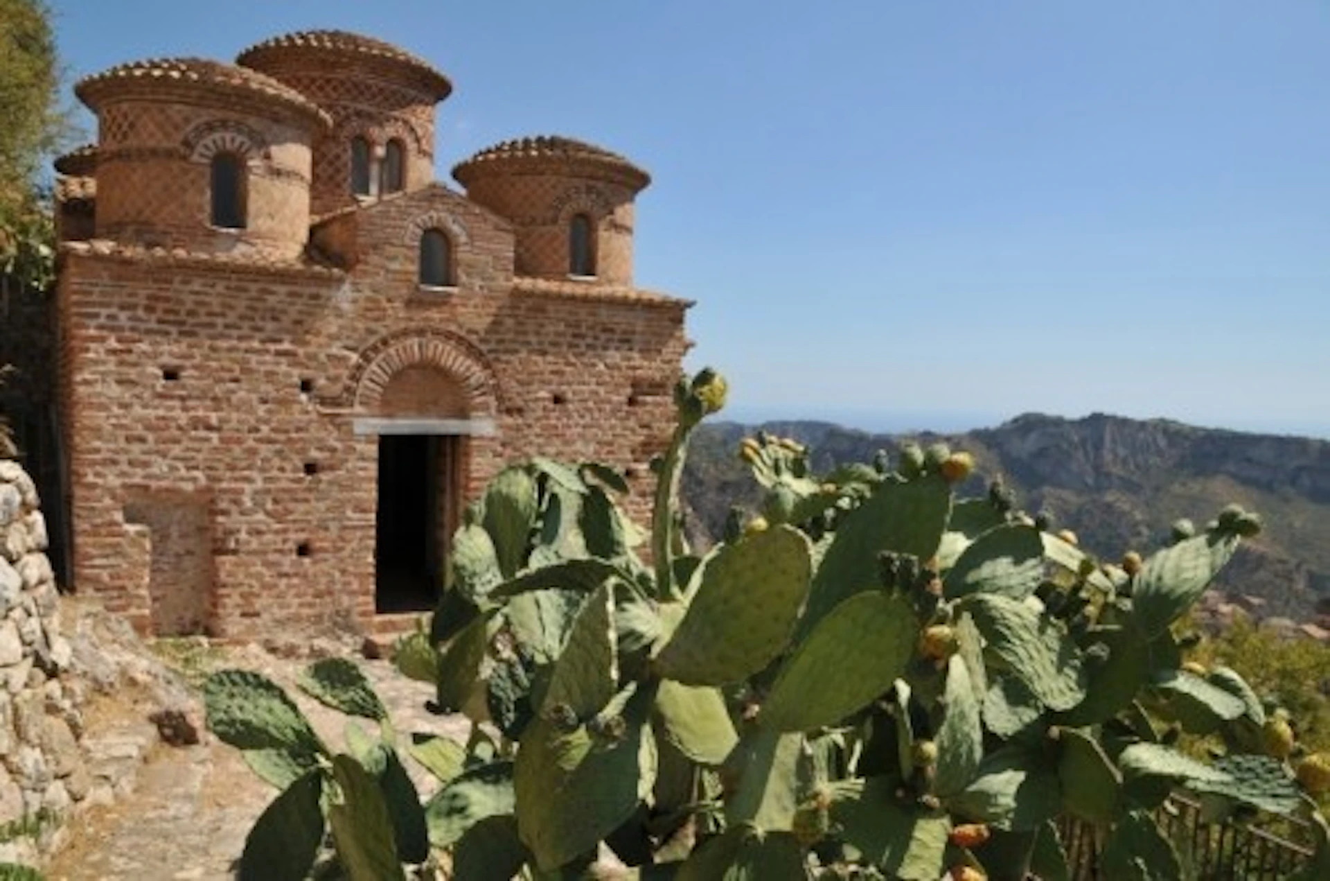 CATTOLICA DI STILO | I Luoghi del Cuore - FAI
