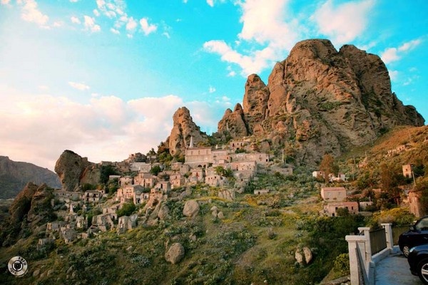 PENTEDATTILO | I Luoghi del Cuore - FAI