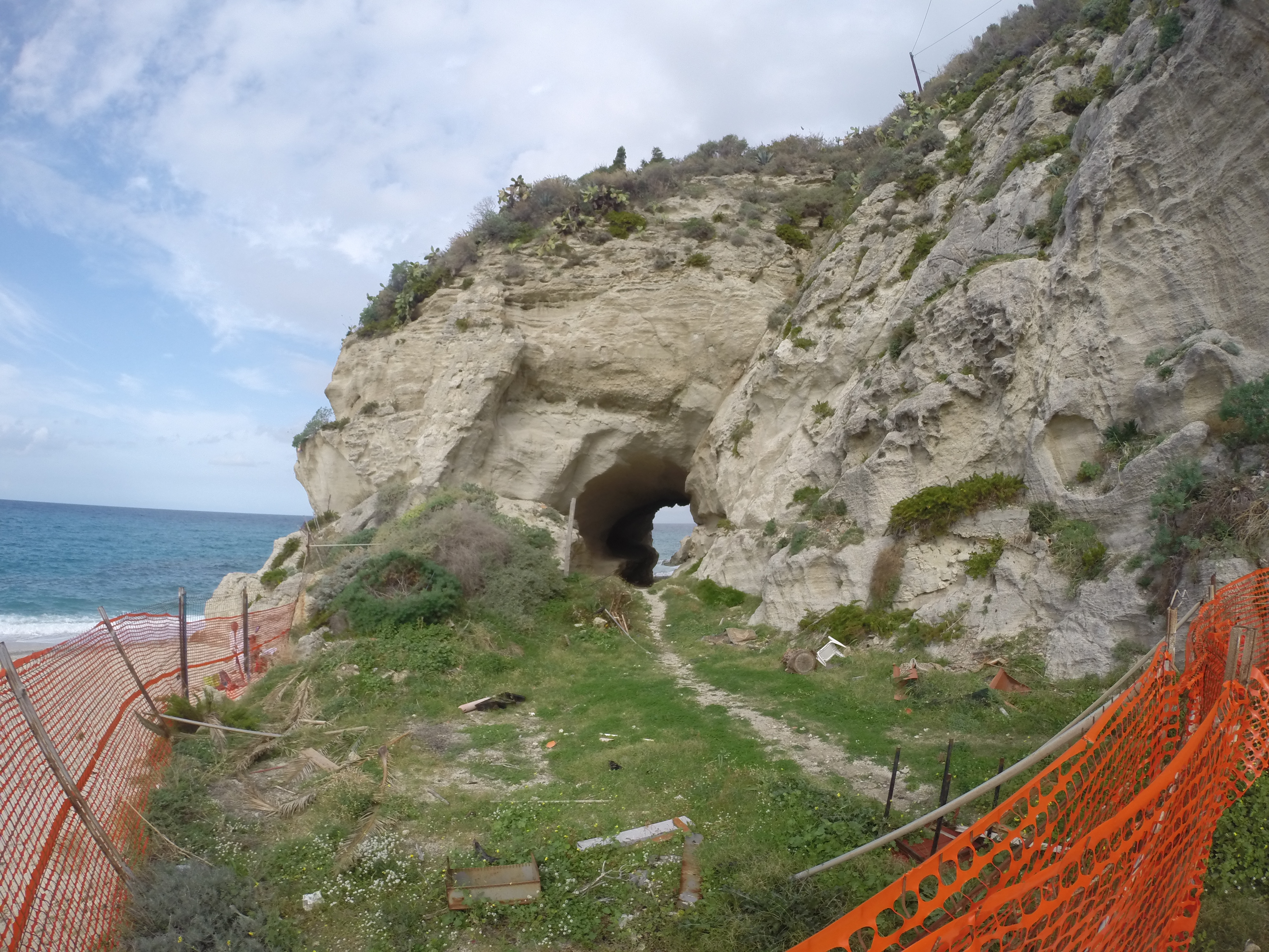 GROTTA DELL'ISOLA DI TROPEA | I Luoghi del Cuore - FAI