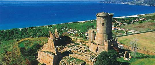 CASTELLO MEDIOEVALE | I Luoghi del Cuore - FAI