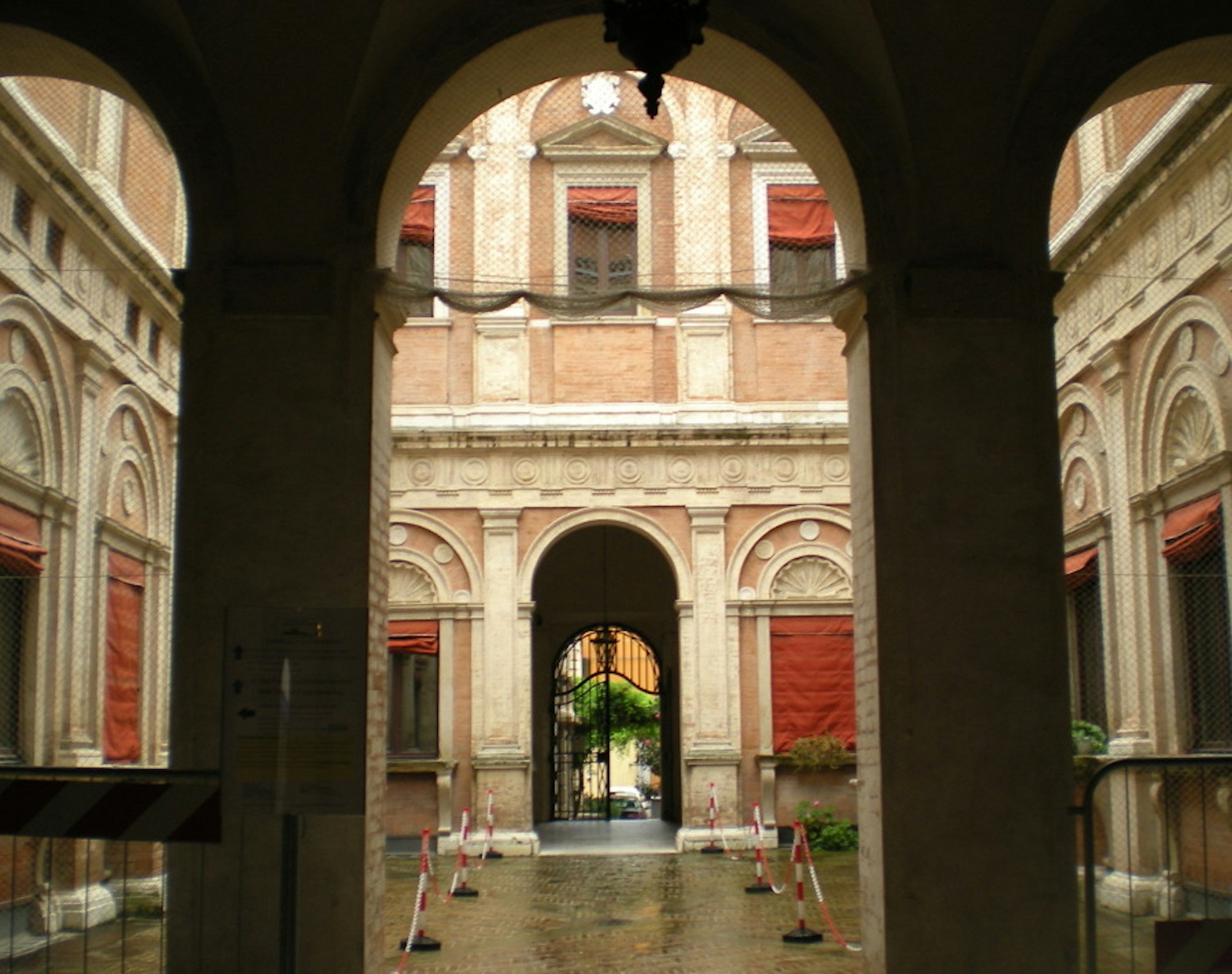 PALAZZO NASELLI CRISPI | I Luoghi del Cuore - FAI