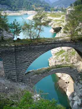 LAGO DI REDONA | I Luoghi del Cuore - FAI