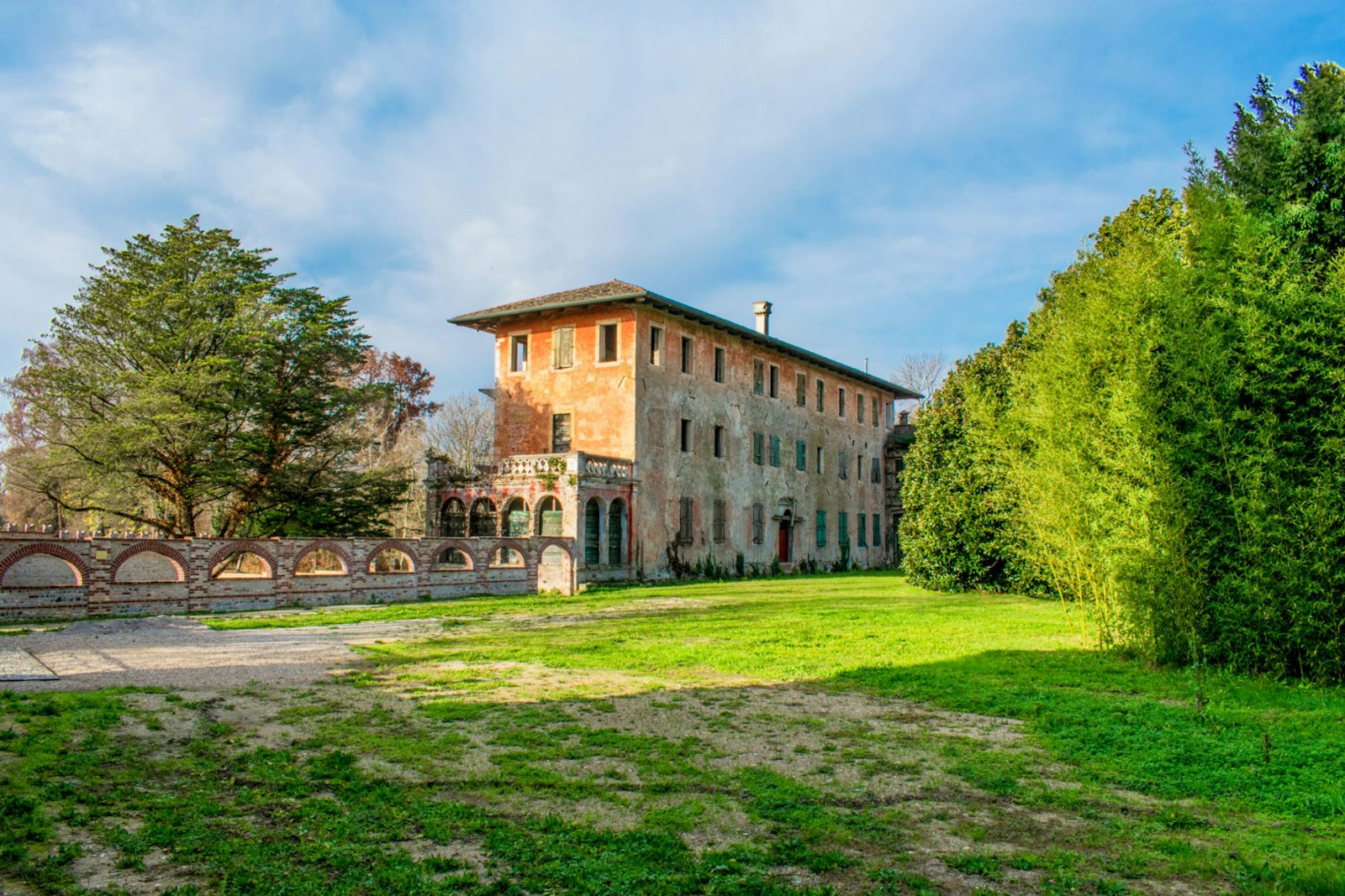 BORGO DI ARIIS | I Luoghi del Cuore - FAI