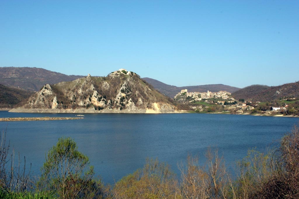 BORGO MONTE ANTUNI | I Luoghi del Cuore - FAI