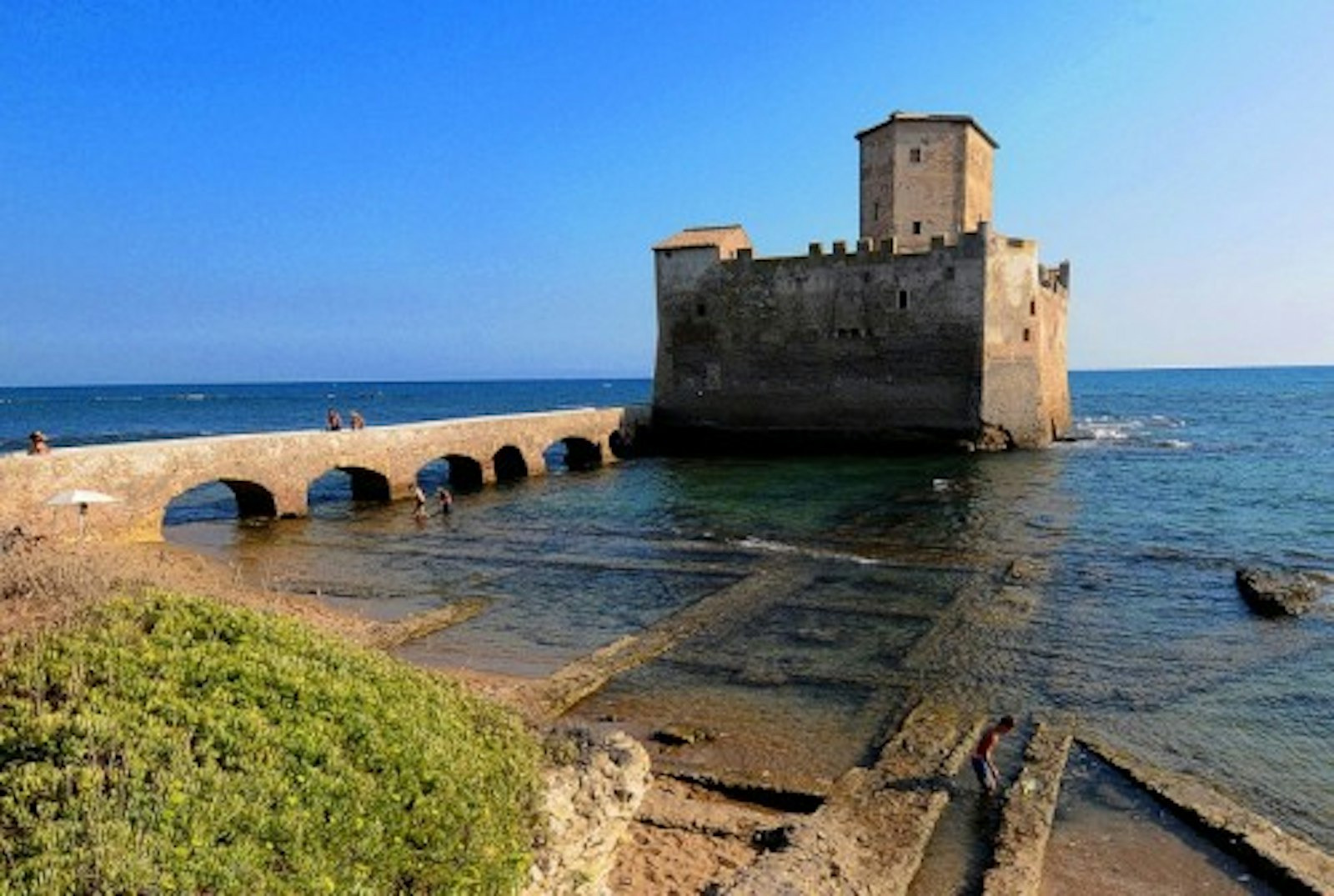 CASTELLO DI TORRE ASTURA | I Luoghi del Cuore - FAI