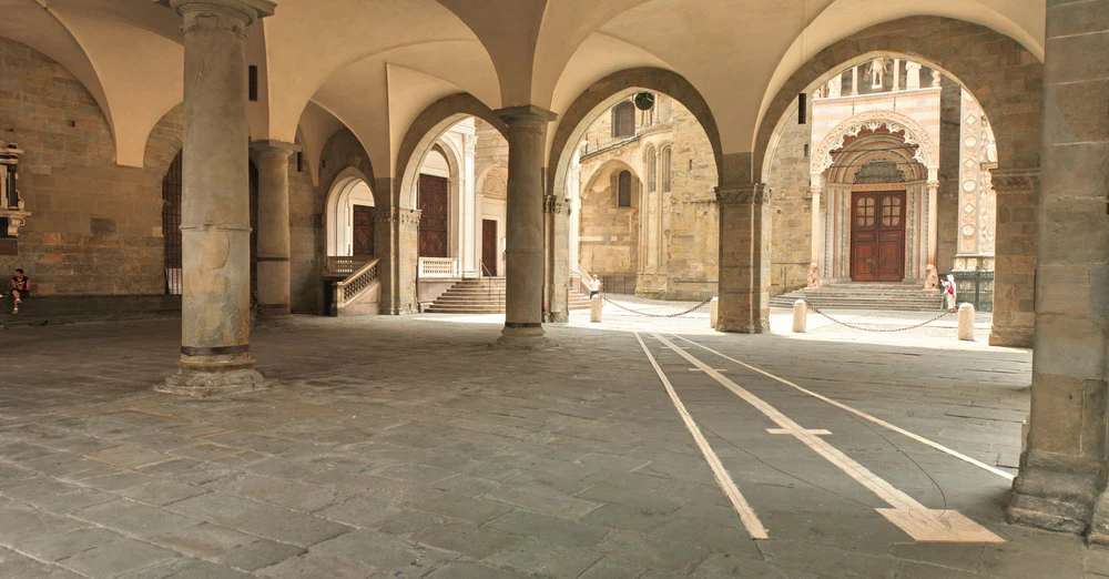 PIAZZA SANTAROSA | I Luoghi del Cuore - FAI