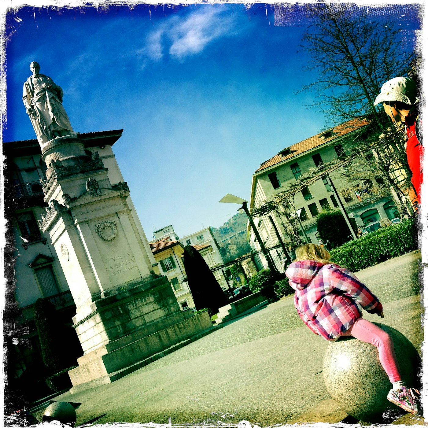 PIAZZA ALESSANDRO VOLTA | I Luoghi del Cuore - FAI