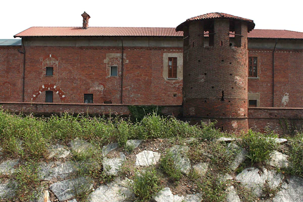 CASTELLO VISCONTEO DI LEGNANO E PARCO ATTIGUO- BASILICA DI SAN MAGNO ...