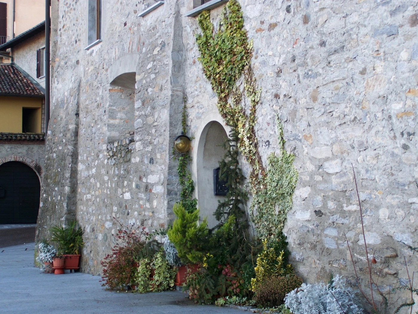 PIAZZA ANTONIO GHIRINGHELLI - VIA MONTE GRAPPA | I Luoghi del Cuore - FAI