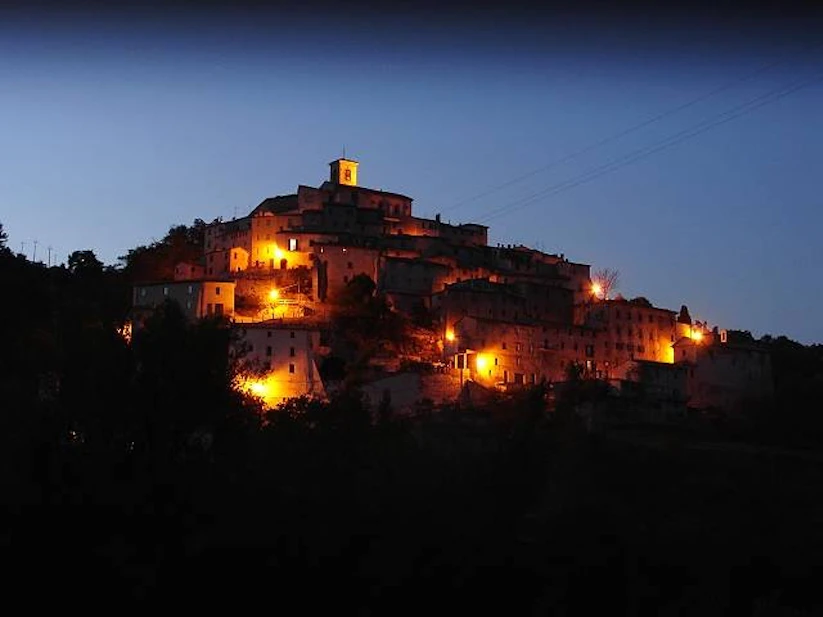 BORGO MEDIEVALE DI PALAZZO DI ARCEVIA | I Luoghi del Cuore - FAI