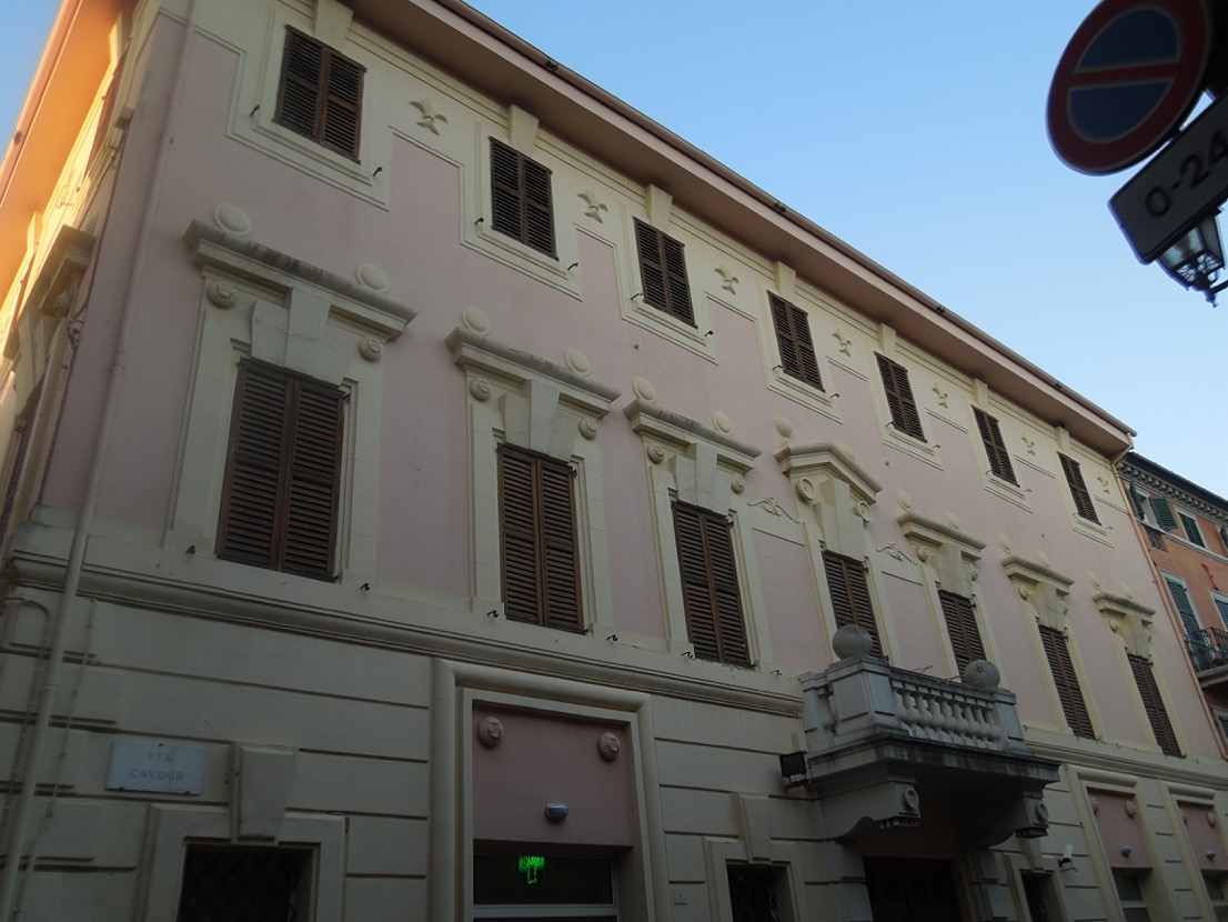 PALAZZO FERRONI | I Luoghi del Cuore - FAI