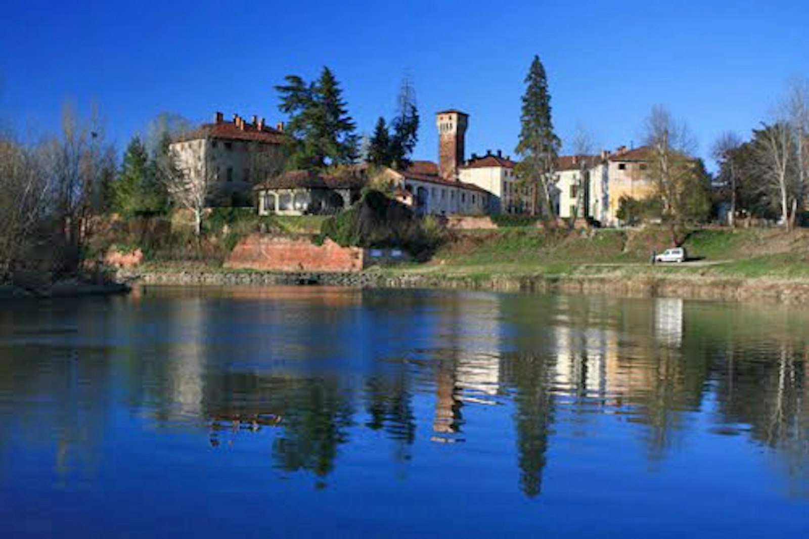 CASTELLO DI CASTELNUOVO BORMIDA | I Luoghi del Cuore - FAI
