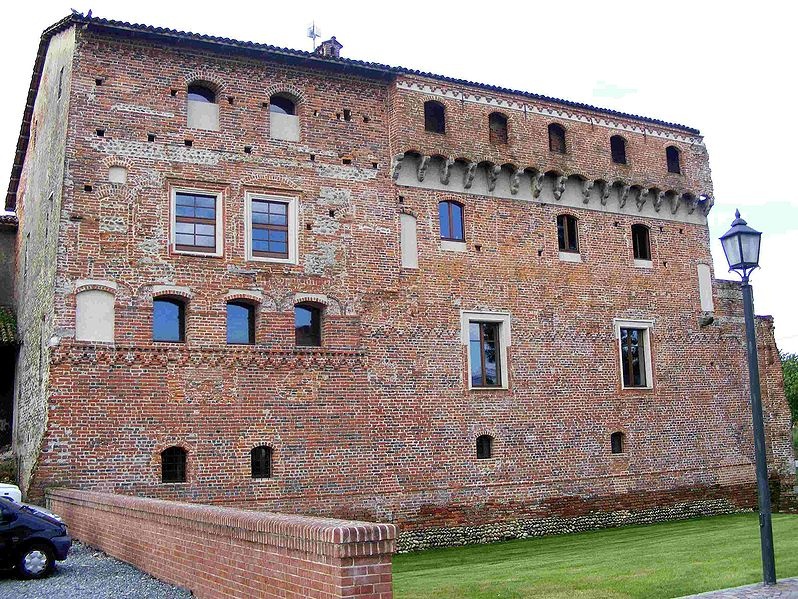 CASTELLO DI VERRONE | I Luoghi del Cuore - FAI