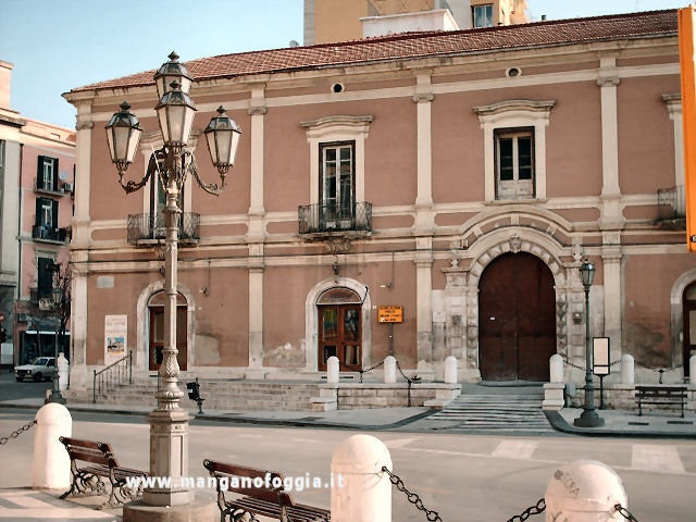 PALAZZO GALIANI - FILIASI | I Luoghi del Cuore - FAI