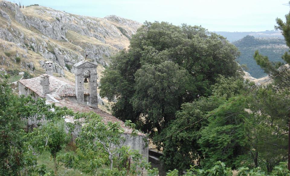 SANTUARIO DELL'INCORONATA | I Luoghi del Cuore - FAI