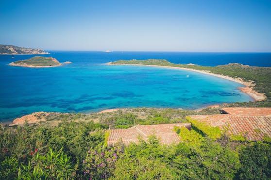 SPIAGGIA DI PUNTA MOLARA | I Luoghi del Cuore - FAI