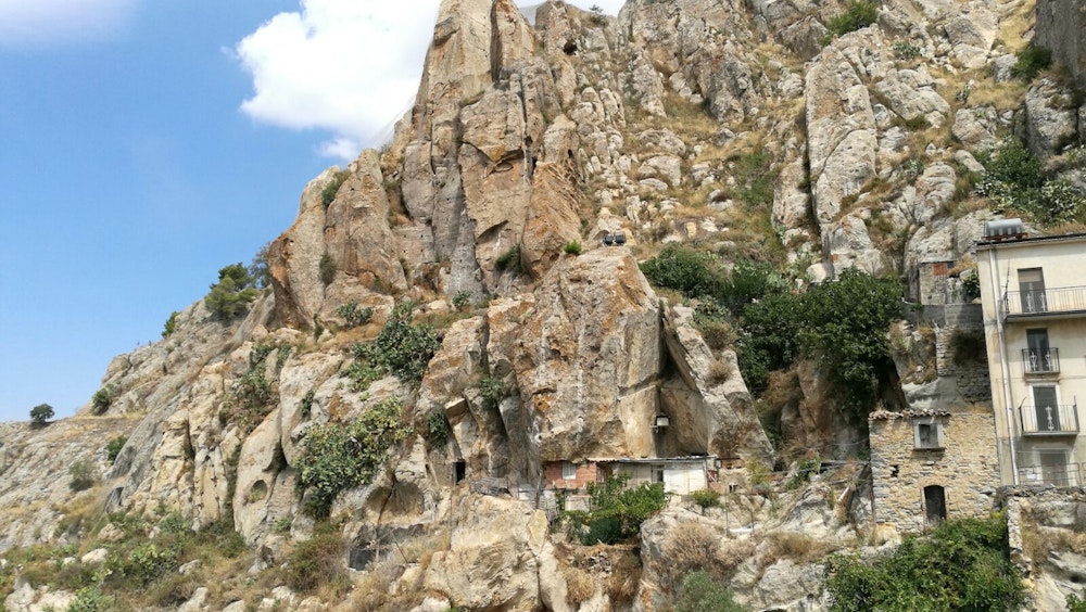 IL CASTELLO DI NICOSIA | I Luoghi del Cuore - FAI