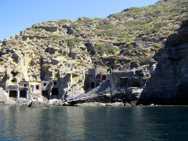 SPIAGGIA DI POLLARA - ISOLA DI SALINA | I Luoghi del Cuore - FAI