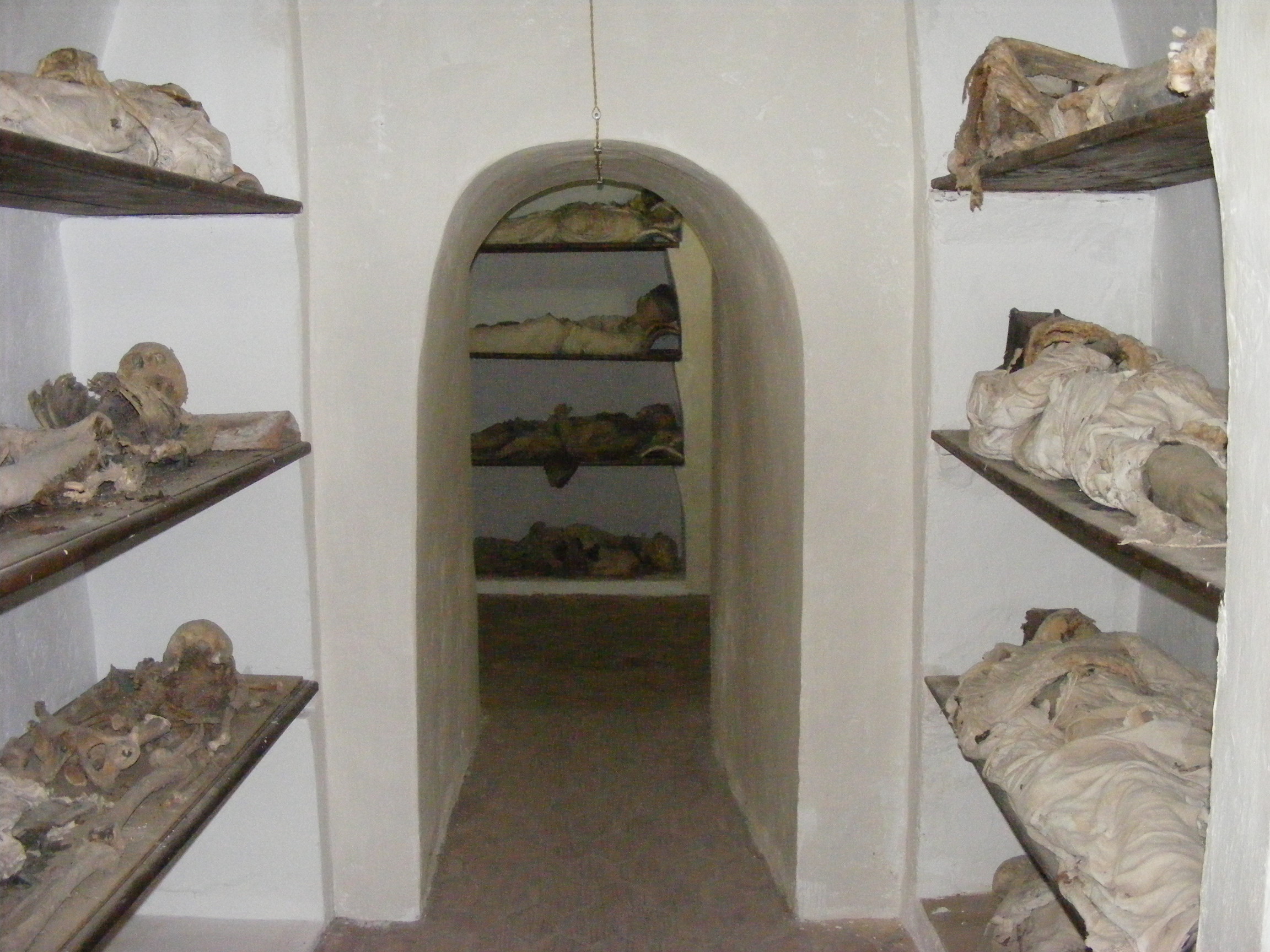 MUMMIE DI PIRAINO | I Luoghi del Cuore - FAI