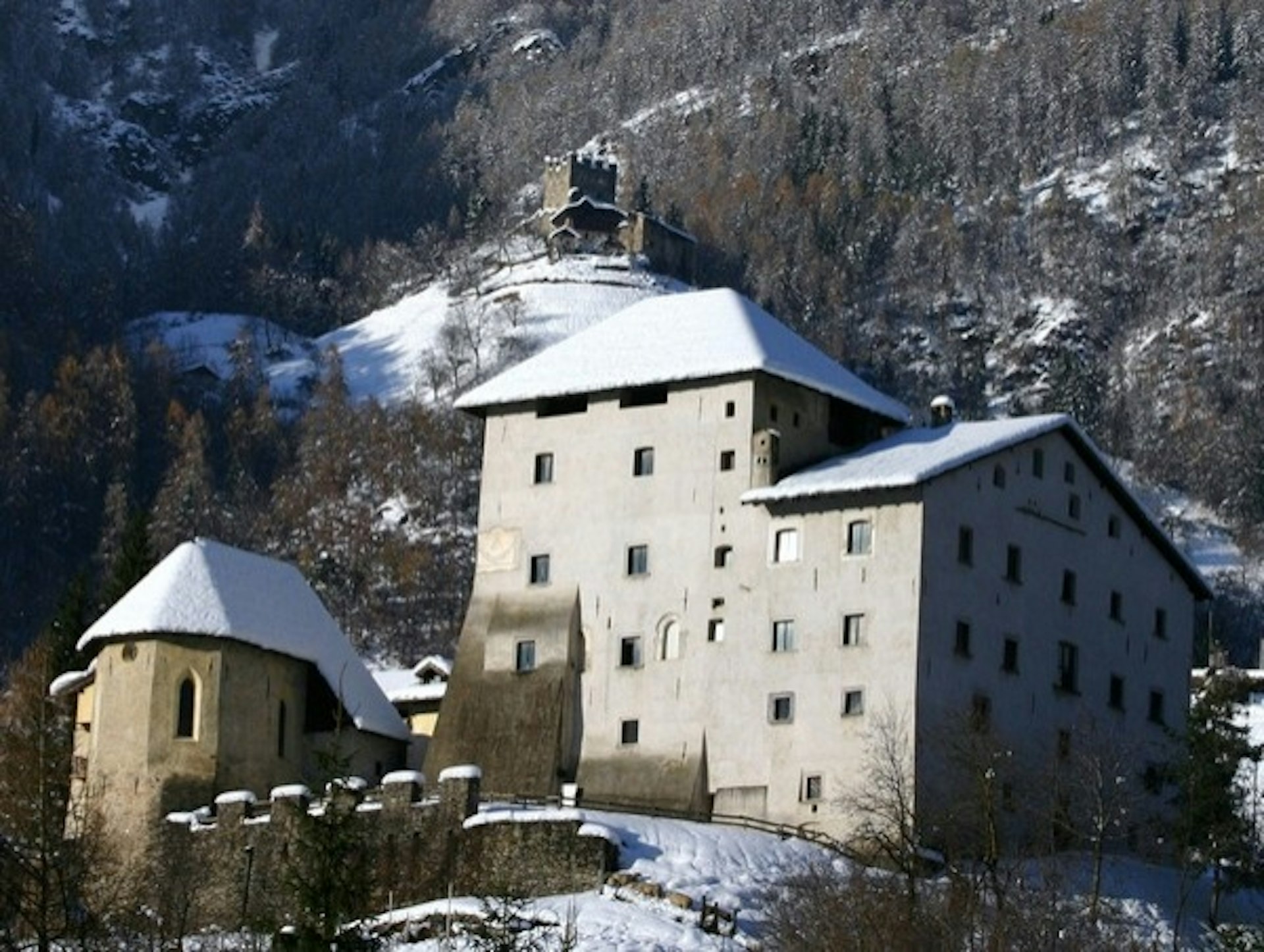 CASTELLO DI CALDES | I Luoghi del Cuore - FAI