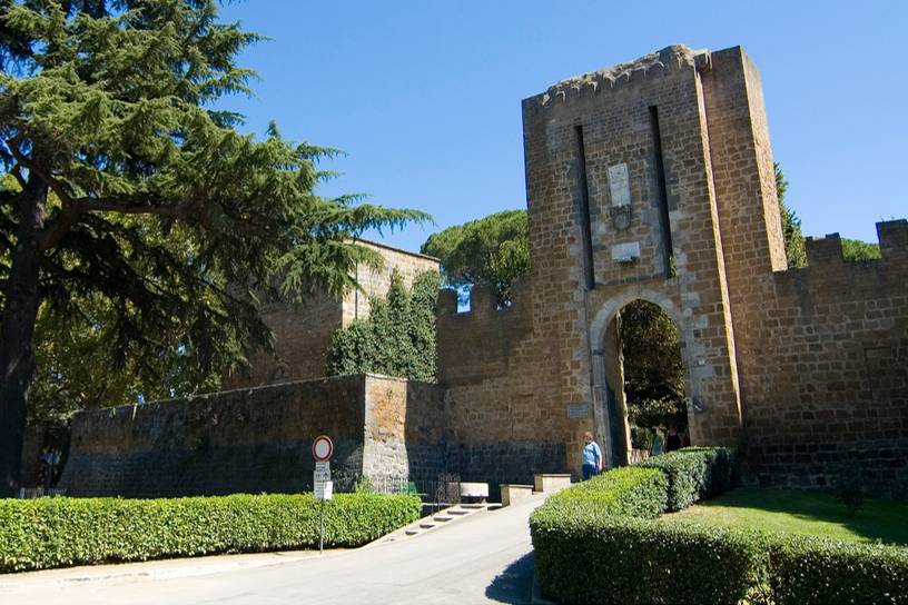 FORTEZZA ALBORNOZ E GIARDINI COMUNALI | I Luoghi del Cuore - FAI