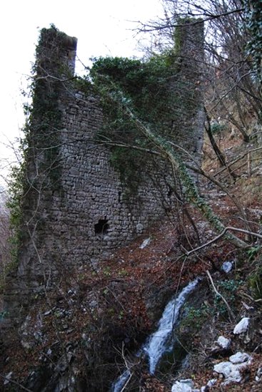 CASTELLO DELLA GARDONA | I Luoghi del Cuore - FAI