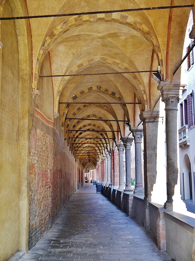 I PORTICI | I Luoghi del Cuore - FAI