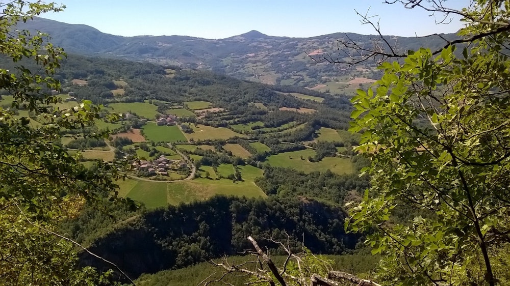 CAMPAGNA A RUSTEGHINI DI MORFASSO | I Luoghi del Cuore - FAI