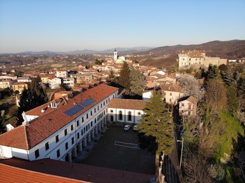 CASTELLO DI MORNESE | I Luoghi del Cuore - FAI