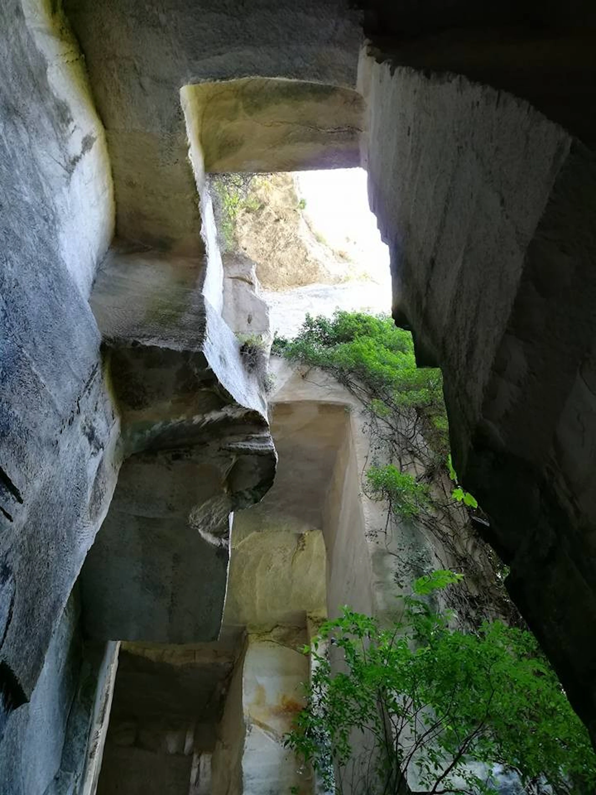 CAVE DI TUFO DI MELILLI | I Luoghi del Cuore - FAI