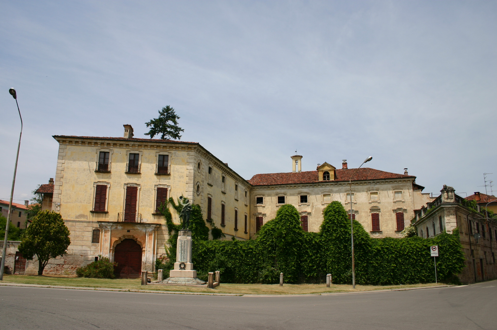 PALAZZO BISCARETTI DI RUFFIA | I Luoghi del Cuore - FAI