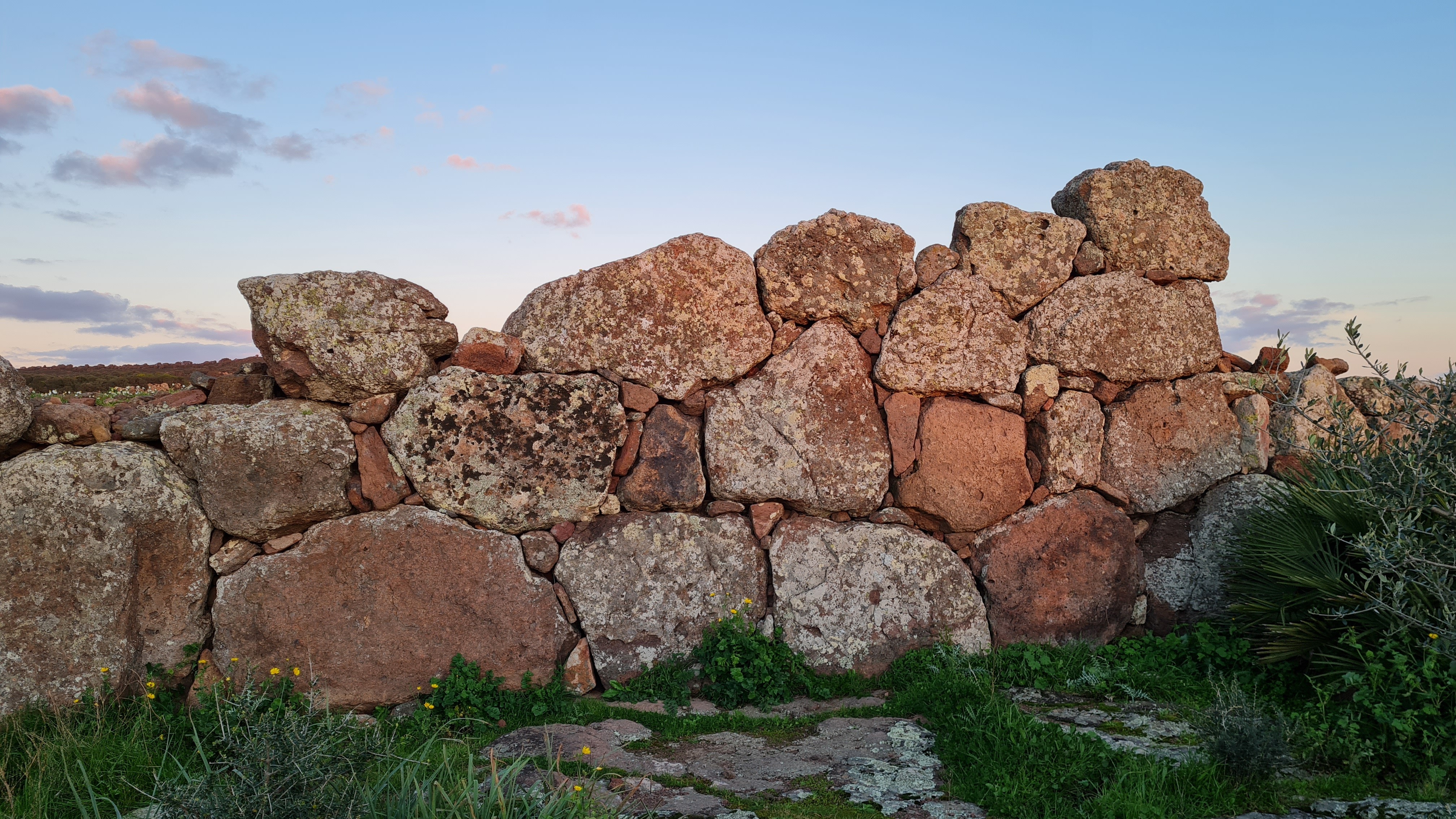 FORTEZZA PRENURAGICA DI MONTE BARANTA A OLMEDO | I Luoghi del Cuore - FAI
