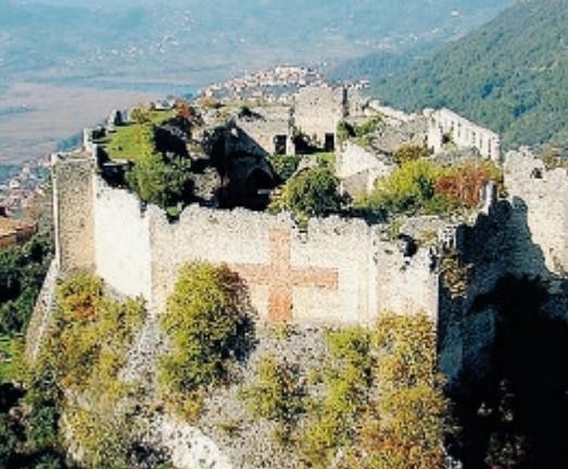 CASTELLO DI VICALVI | I Luoghi del Cuore - FAI