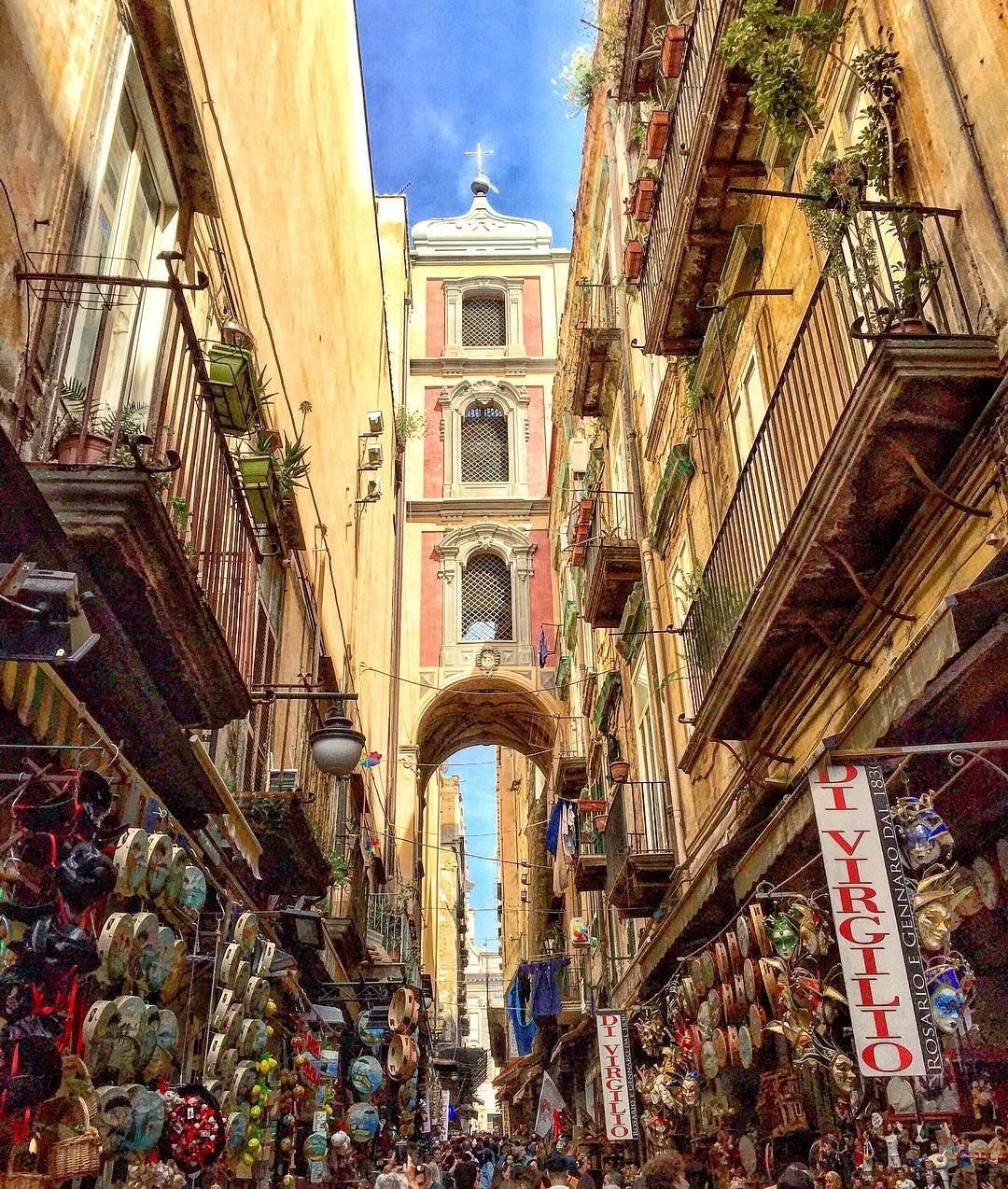 VIA SAN GREGORIO ARMENO | I Luoghi del Cuore - FAI