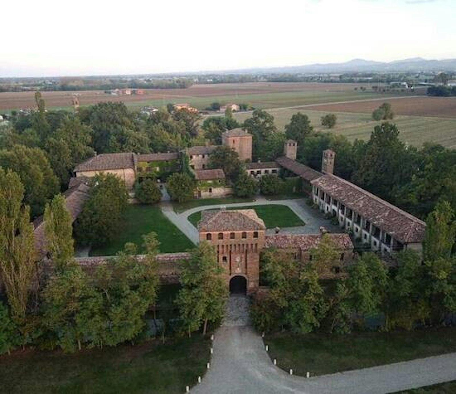 CASTELLO DI PADERNA | I Luoghi del Cuore - FAI